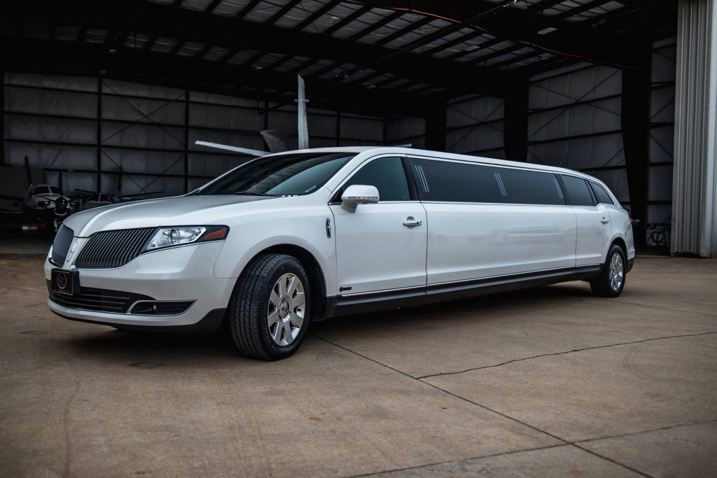 Lincoln MKT Limo | Avant Garde Limousines & Coach