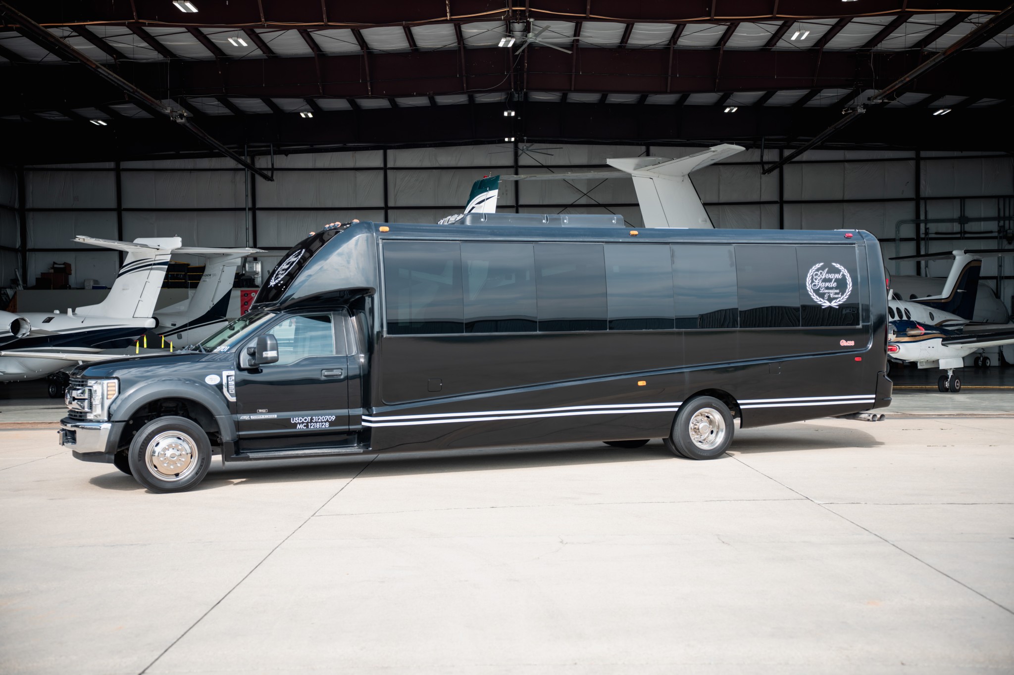 27 Passenger Grech GM 33 Executive Mini Coach - Avant Garde Limousines ...